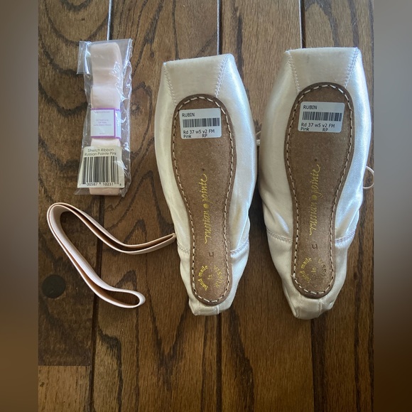 Other | Brand New Discontinued Russian Pointe Rubin Style With Ribbon ...
